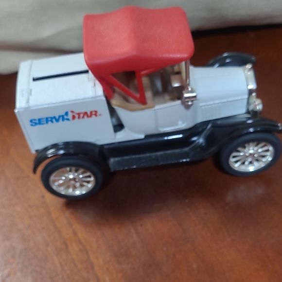 Toys | Ertl Ford 1918 Model T Runabout Vintage Toy Car Bank With Red ...